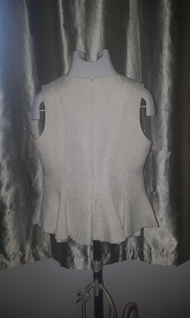 White elegant top, Women's Fashion, Tops, Blouses on Carousell