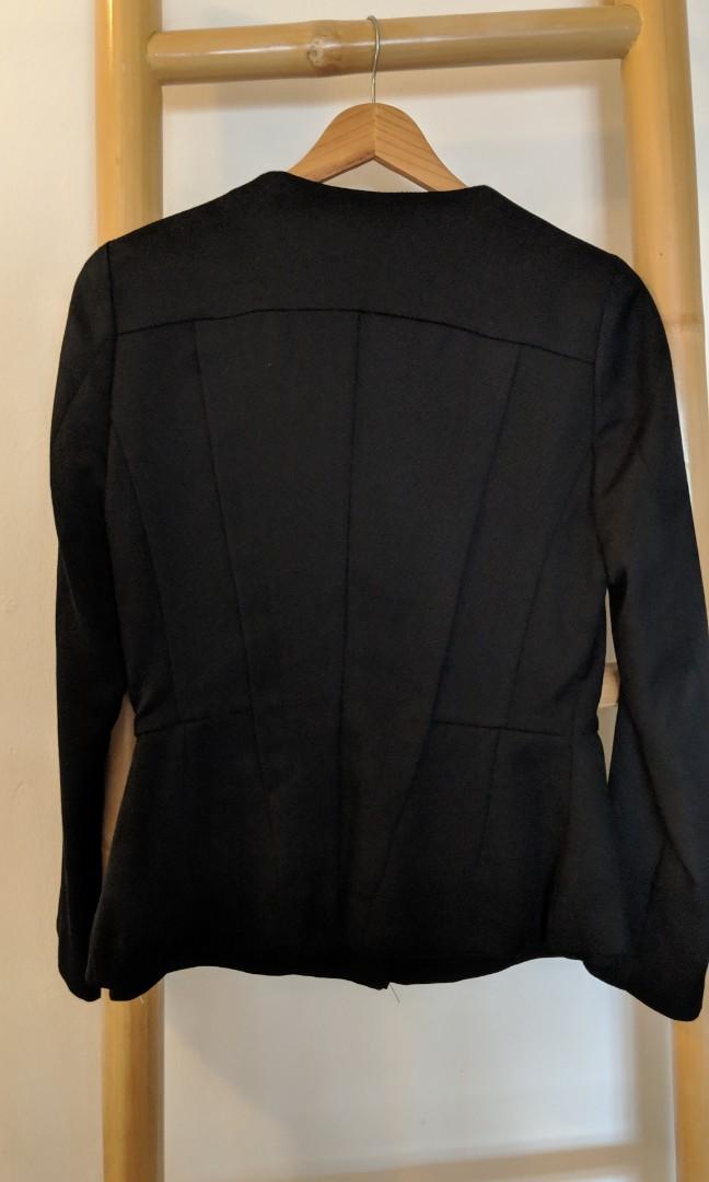 Black well-structured jacket, figure tucking, Women's Fashion, Coats ...
