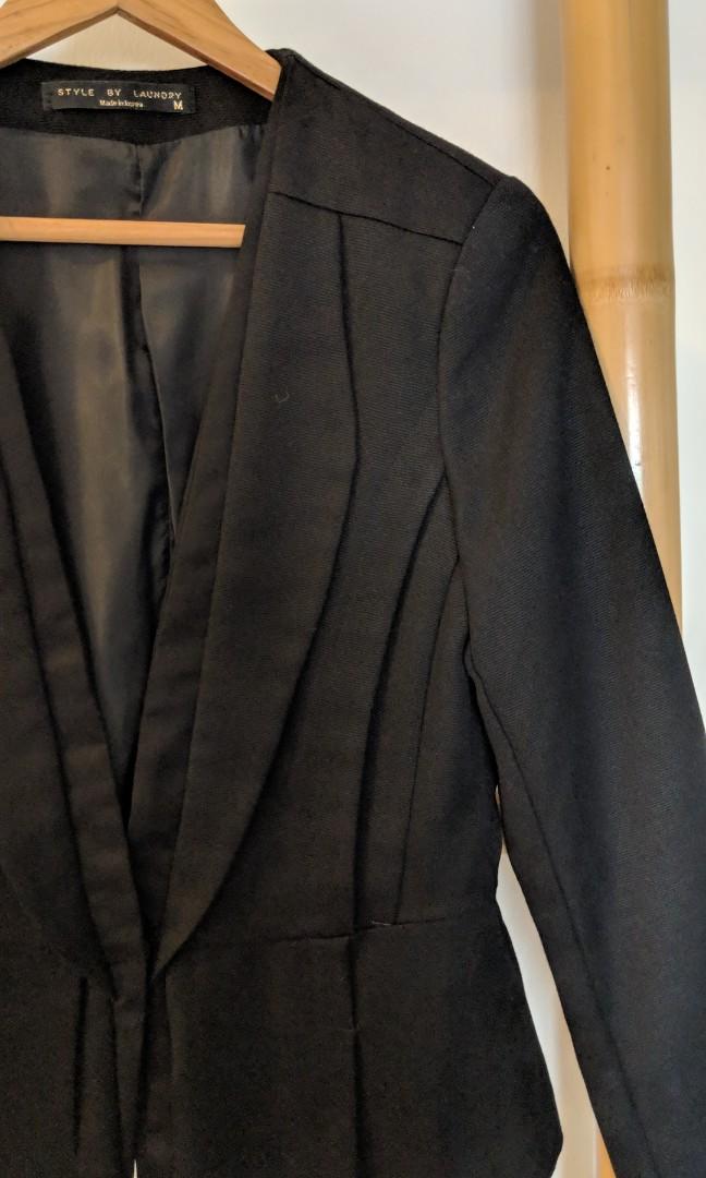Black well-structured jacket, figure tucking, Women's Fashion, Coats ...