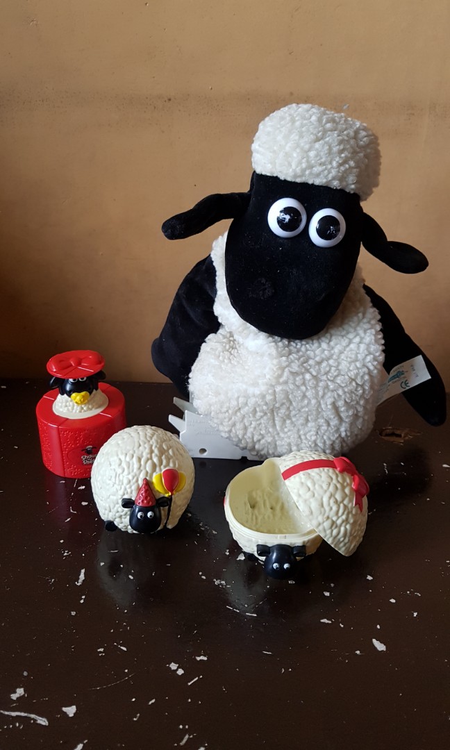 Shaun the Sheep set, Hobbies & Toys, Toys & Games on Carousell