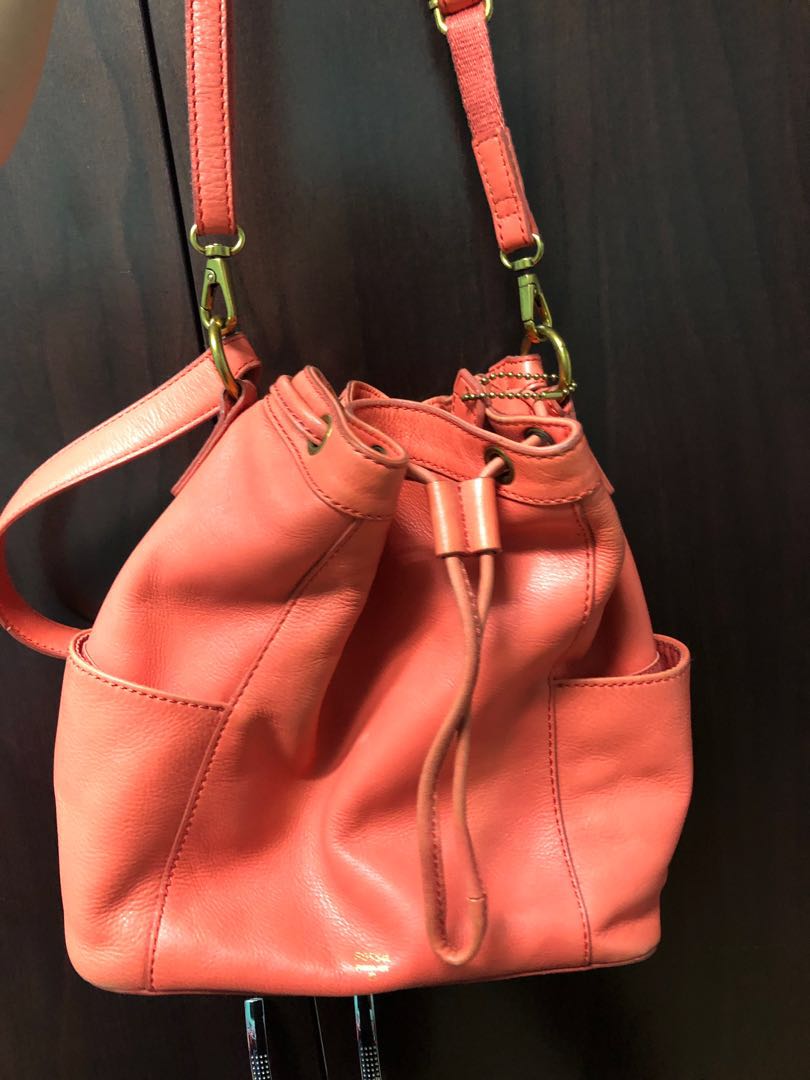 Fossil Bucket Bag, Women's Fashion, Bags & Wallets, Tote Bags on Carousell