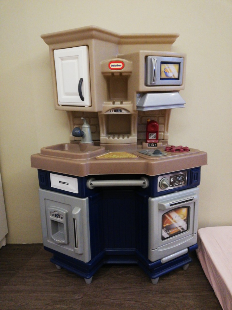 Little Tikes Kitchen Set, Babies & Kids, Baby Nursery & Kids Furniture ...