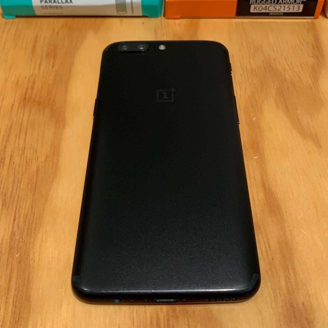 OnePlus 5 - Midnight Black - 128GB ROM / 8GB RAM with accessories ...