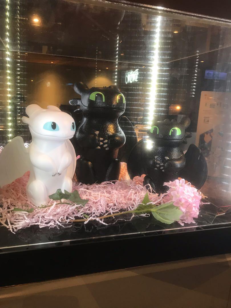 Toothless dragon popcorn holder, Everything Else on Carousell