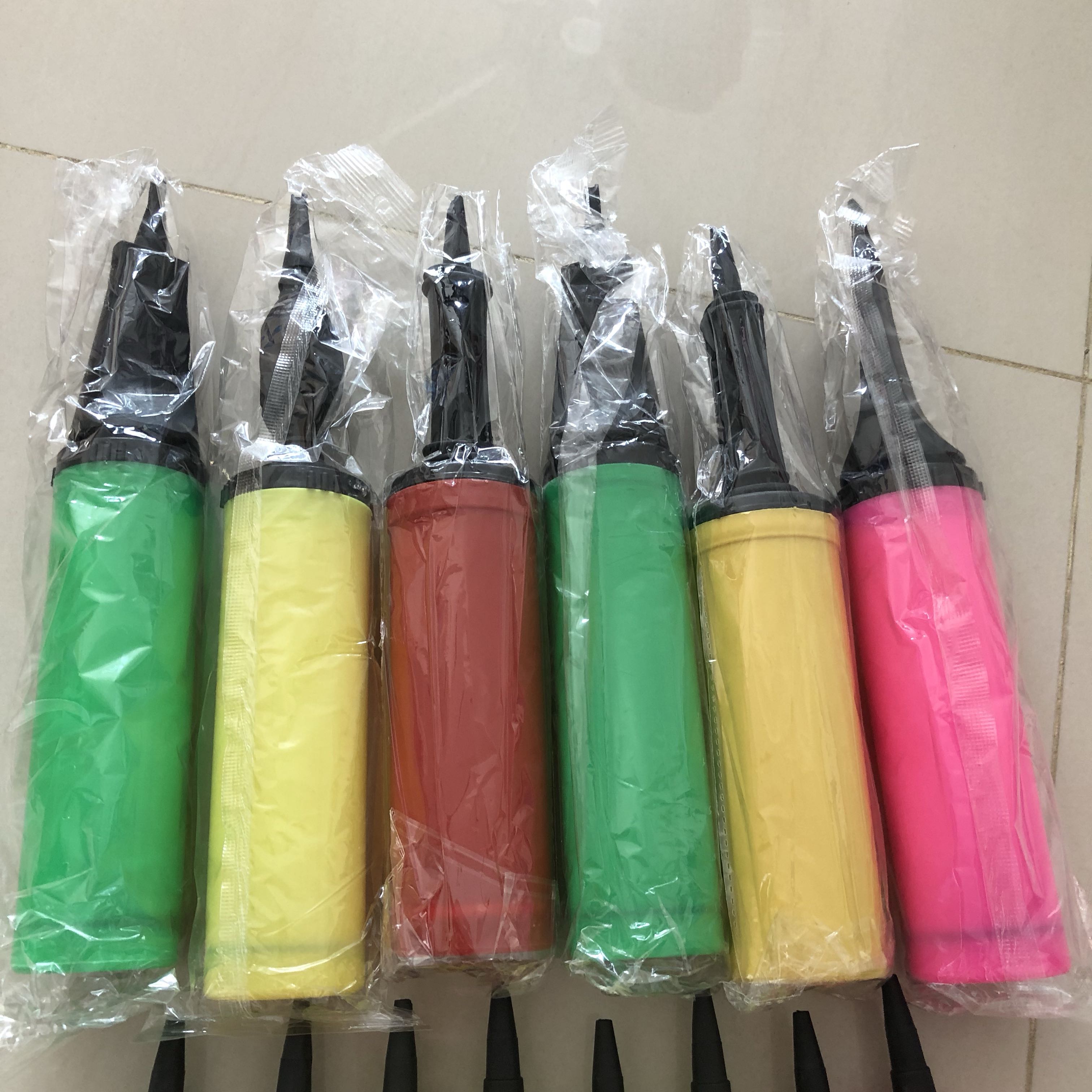 $2.50 balloon hand pump, Hobbies & Toys, Stationery & Craft, Occasions ...