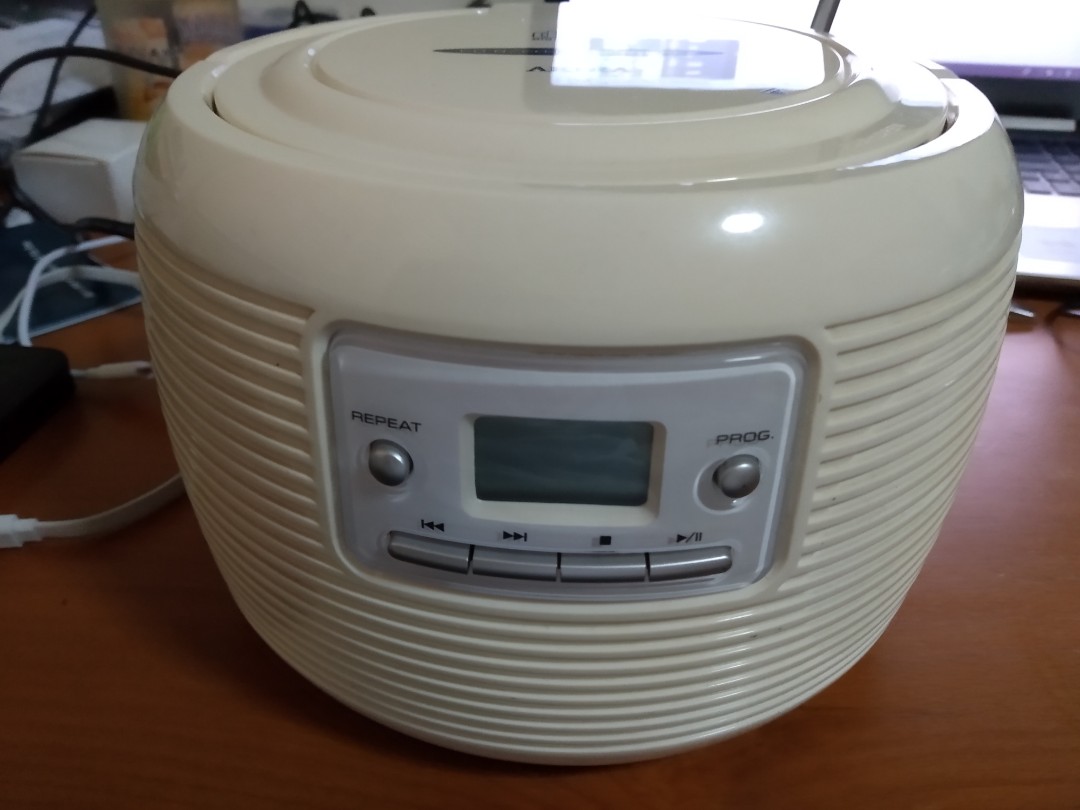 Akira portable cd/radio player, Audio, Portable Music Players on Carousell