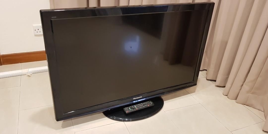 Panasonic 42" LCD television with stand (model TH-L42U20S), TV & Home ...