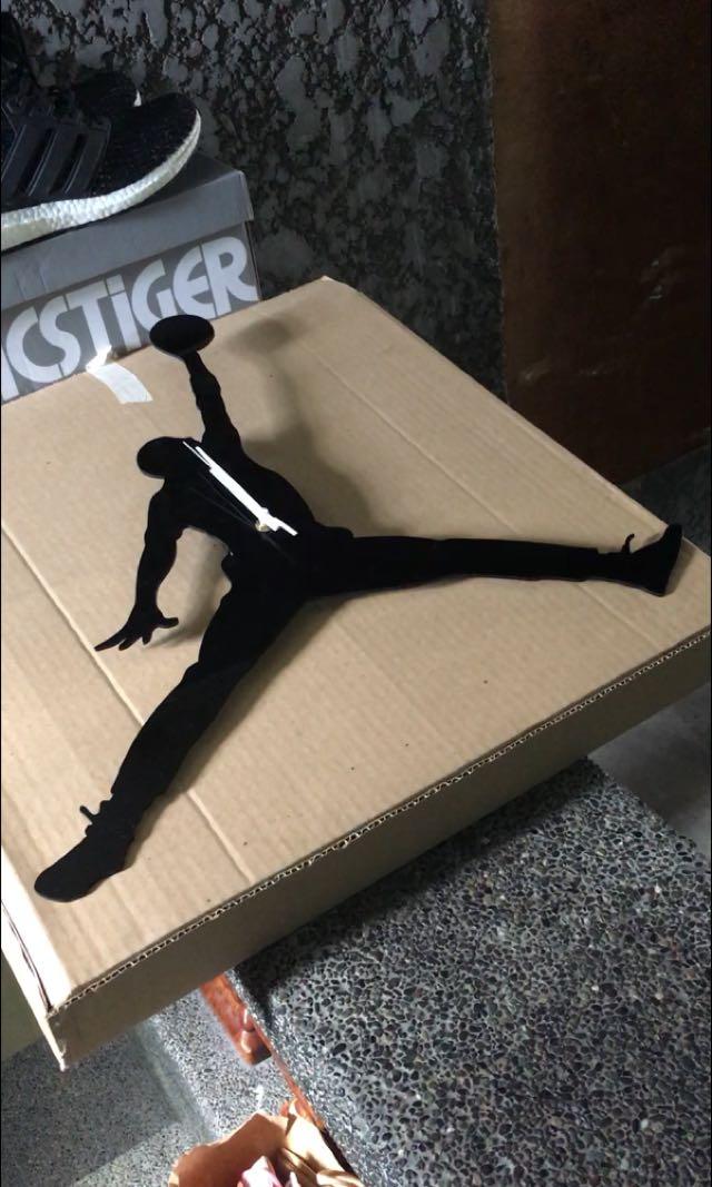 poshup Jordan Jumpman Wall Clock, Furniture & Home Living, Home Decor ...