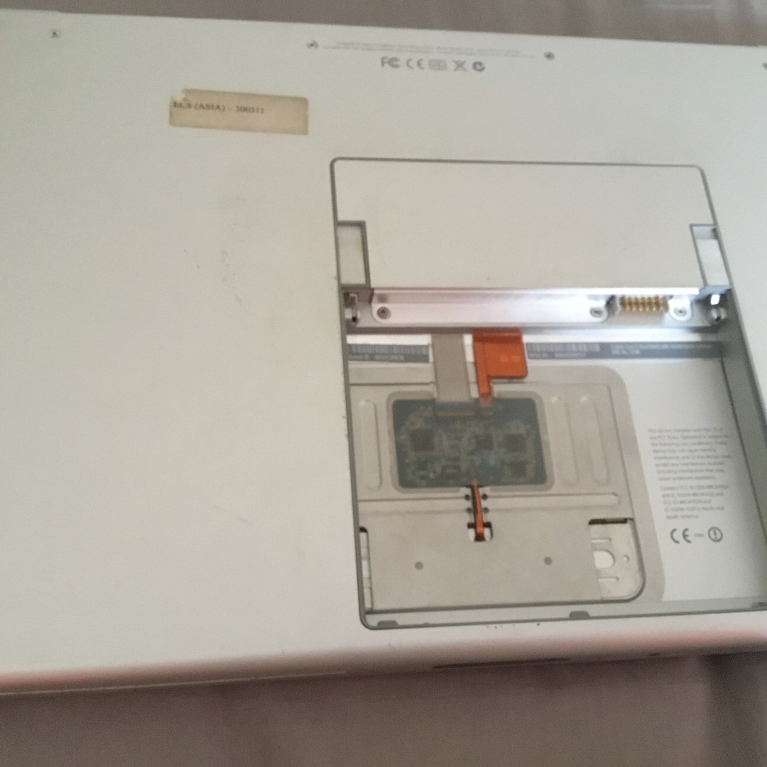 Very old MacBook 15”, Computers & Tech, Laptops & Notebooks on Carousell