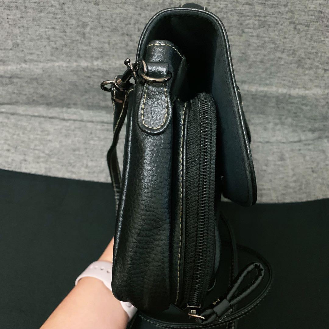 Buxton Morgan Kangaroo Sac Crossbody, Women's Fashion, Bags & Wallets ...