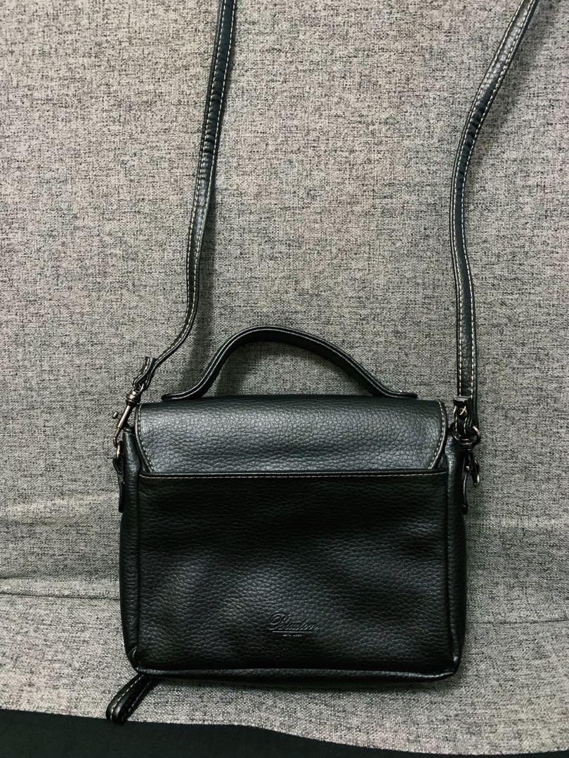 Buxton Morgan Kangaroo Sac Crossbody, Women's Fashion, Bags & Wallets ...