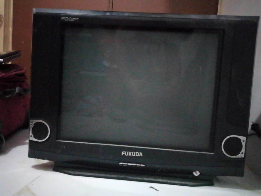 Fukuda 32" CRT tv flat screen, TV & Home Appliances, TV & Entertainment ...