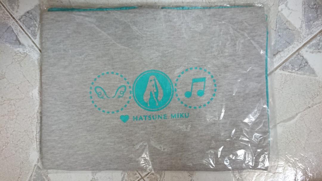 Hatsune miku tablet/laptop pouch, Hobbies & Toys, Memorabilia ...