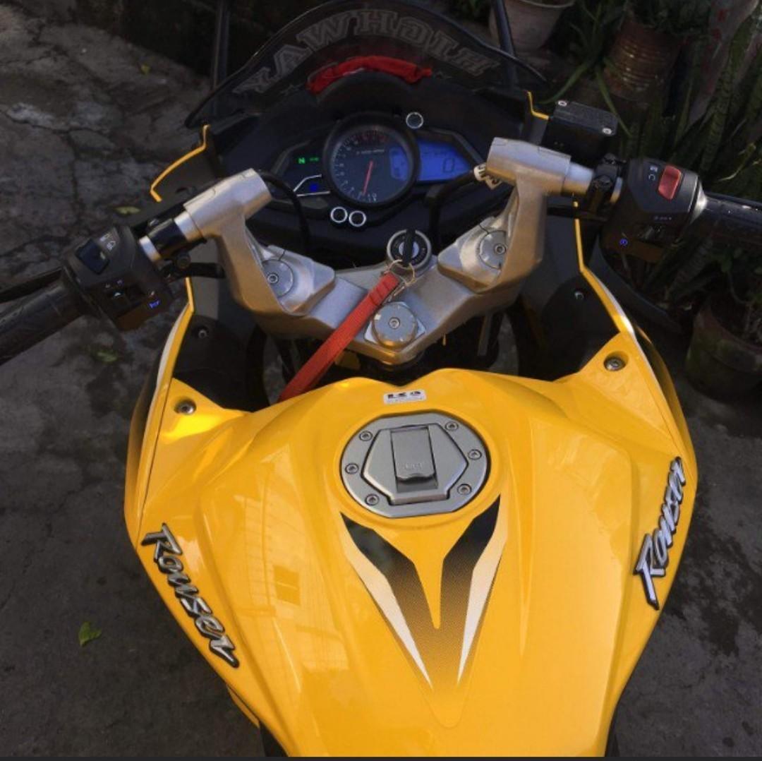 Kawasaki Rouser RS200, Motorbikes on Carousell