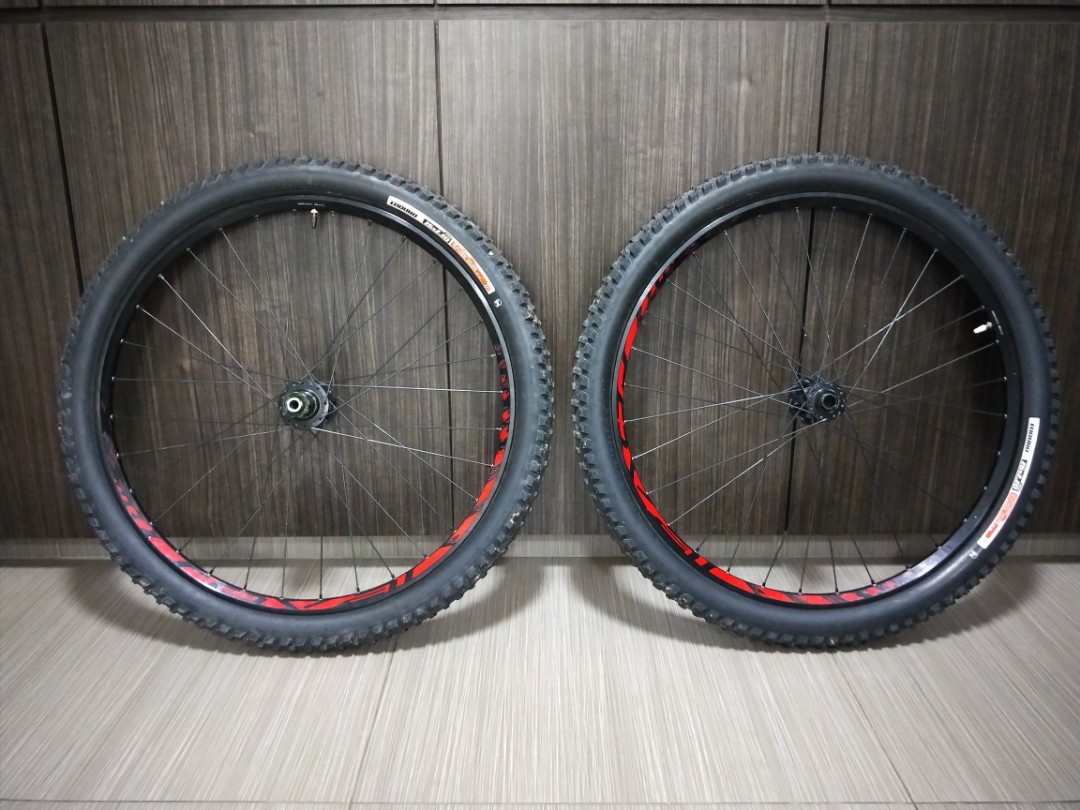 Roval Traverse 26er With Tyres, Sports Equipment, Bicycles & Parts ...