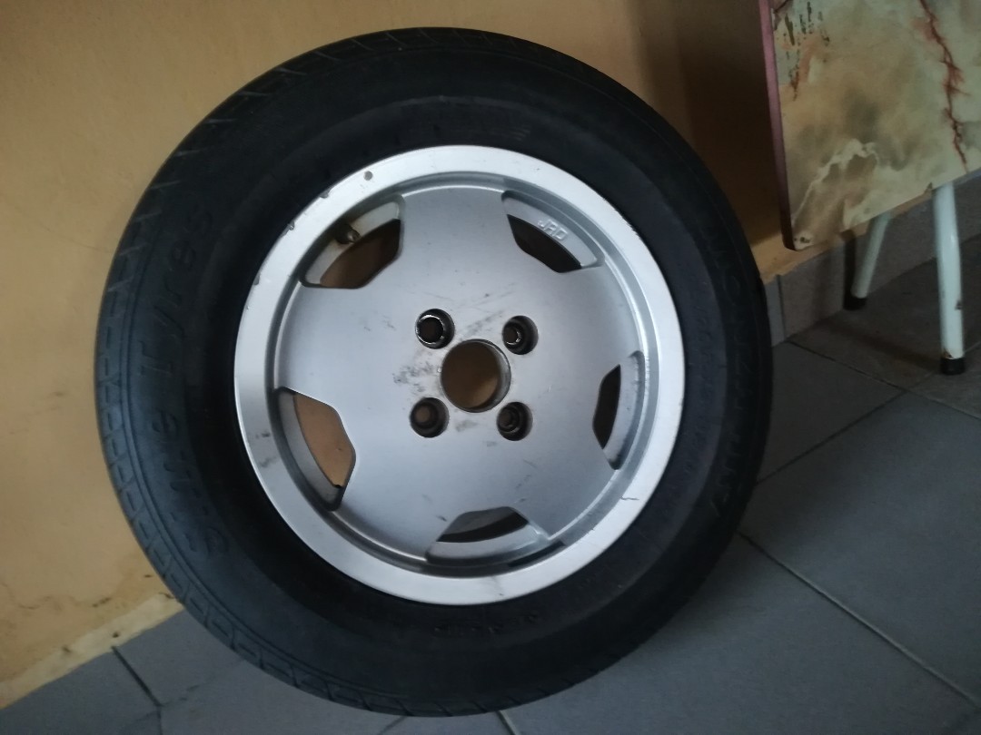 Sebiji tayar dan rim wira standard terpakai utk dilepaskan, Auto ...