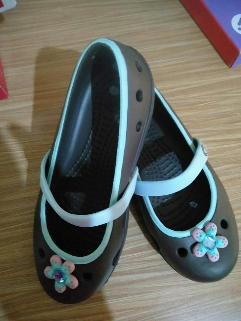 Sepatu crocs original masih kliatan new karena salah beli ukuran dan ...