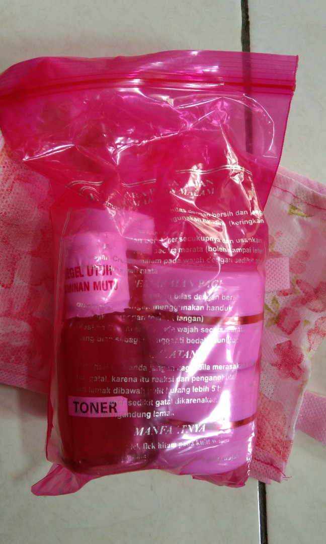 Cream muka, Kesehatan & Kecantikan, Kulit, Sabun & Tubuh di Carousell