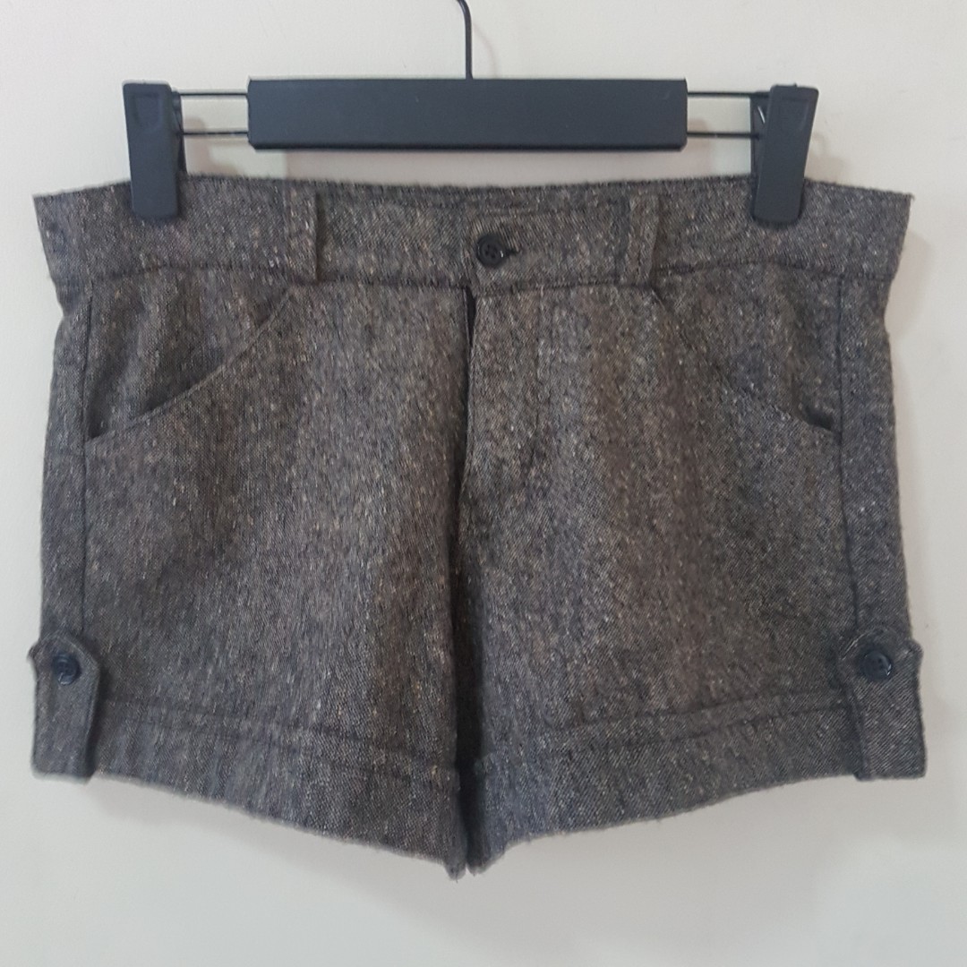 Black Knit Texture Shorts, Women's Fashion, Bottoms, Shorts on Carousell