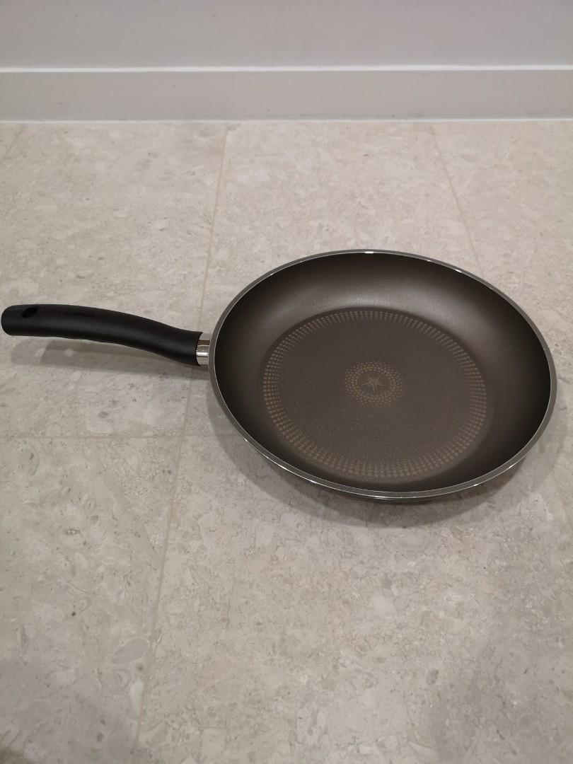 Happycall 28cm frying pan, Furniture & Home Living, Kitchenware & Tableware, Cookware ...