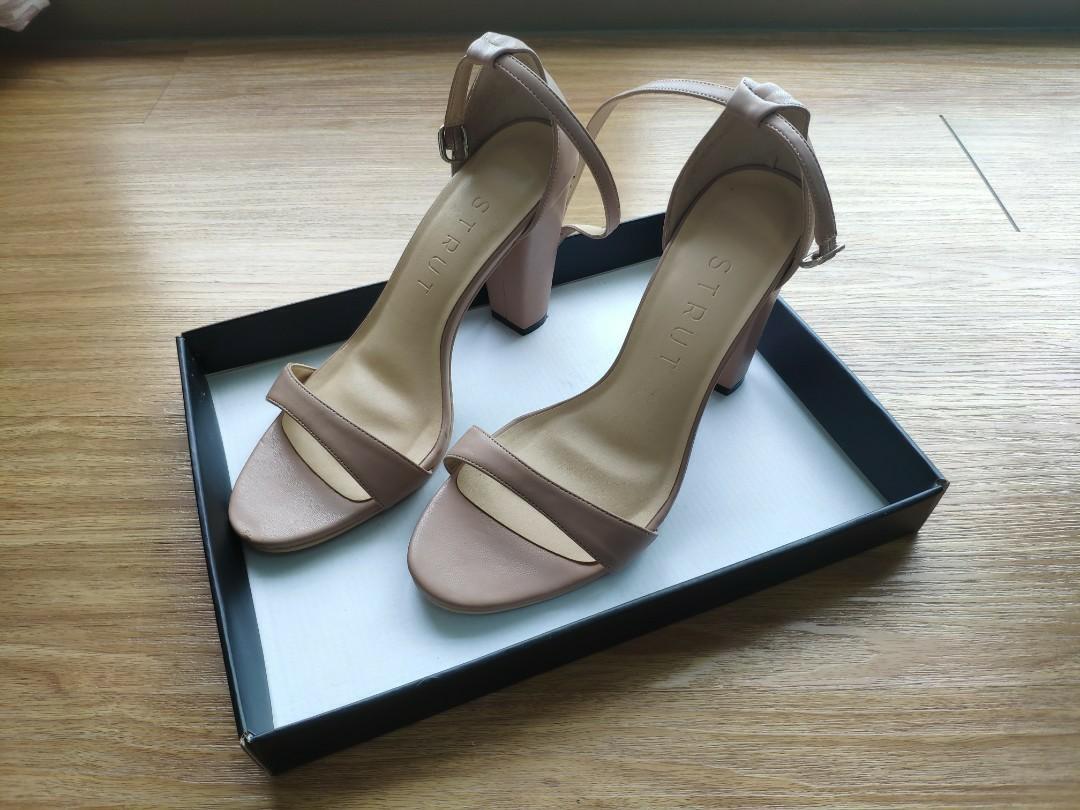 STRUT Shoes, Women's Fashion, Footwear, Sneakers on Carousell