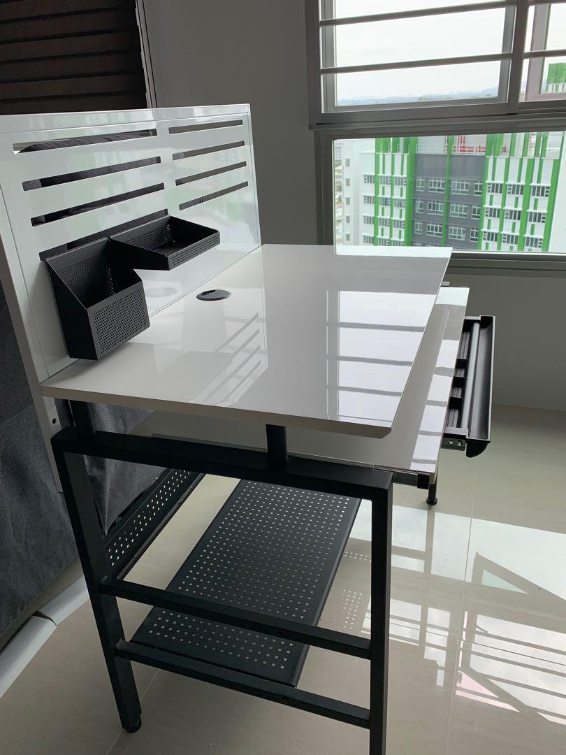 V.hile computer desk, Furniture & Home Living, Furniture, Tables & Sets ...