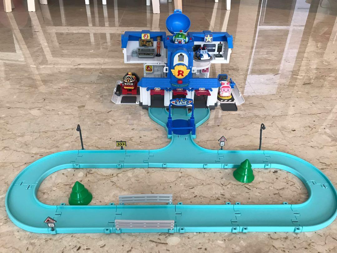 Robocar Poli Headquarter with Poli, Roy, Amber, Heli die cast and Jin ...
