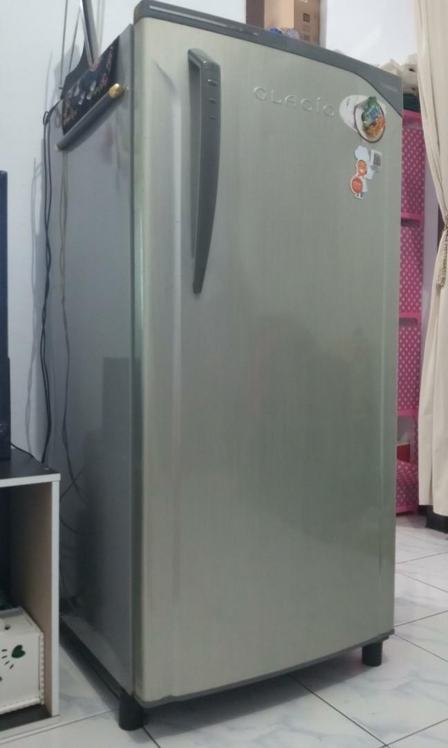 Kulkas Toshiba Glacio 1 Pintu, Kitchen & Appliances di Carousell