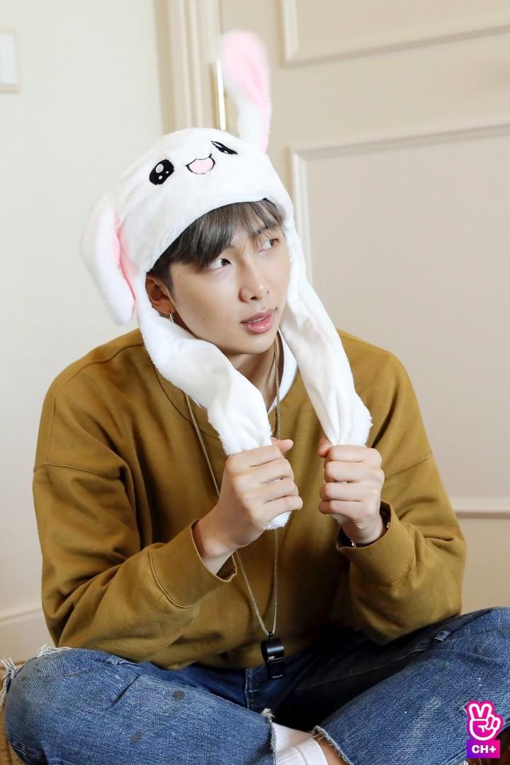 (PO) Run BTS Moving Rabbit Ears Hat, Hobbies & Toys, Memorabilia ...