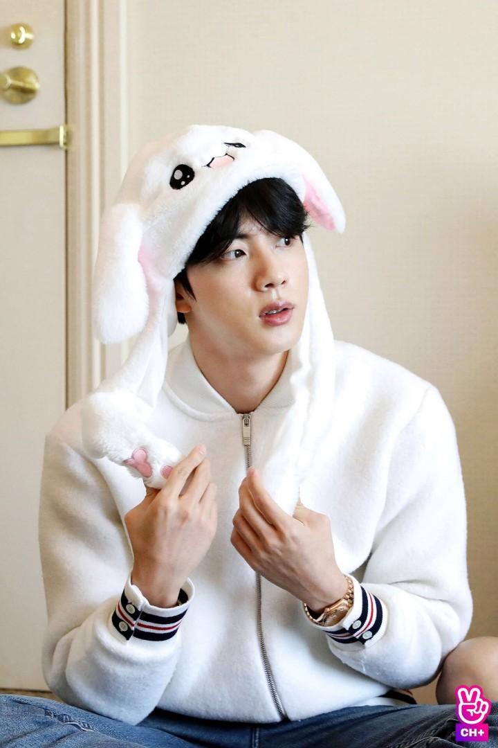 (PO) Run BTS Moving Rabbit Ears Hat, Hobbies & Toys, Memorabilia ...