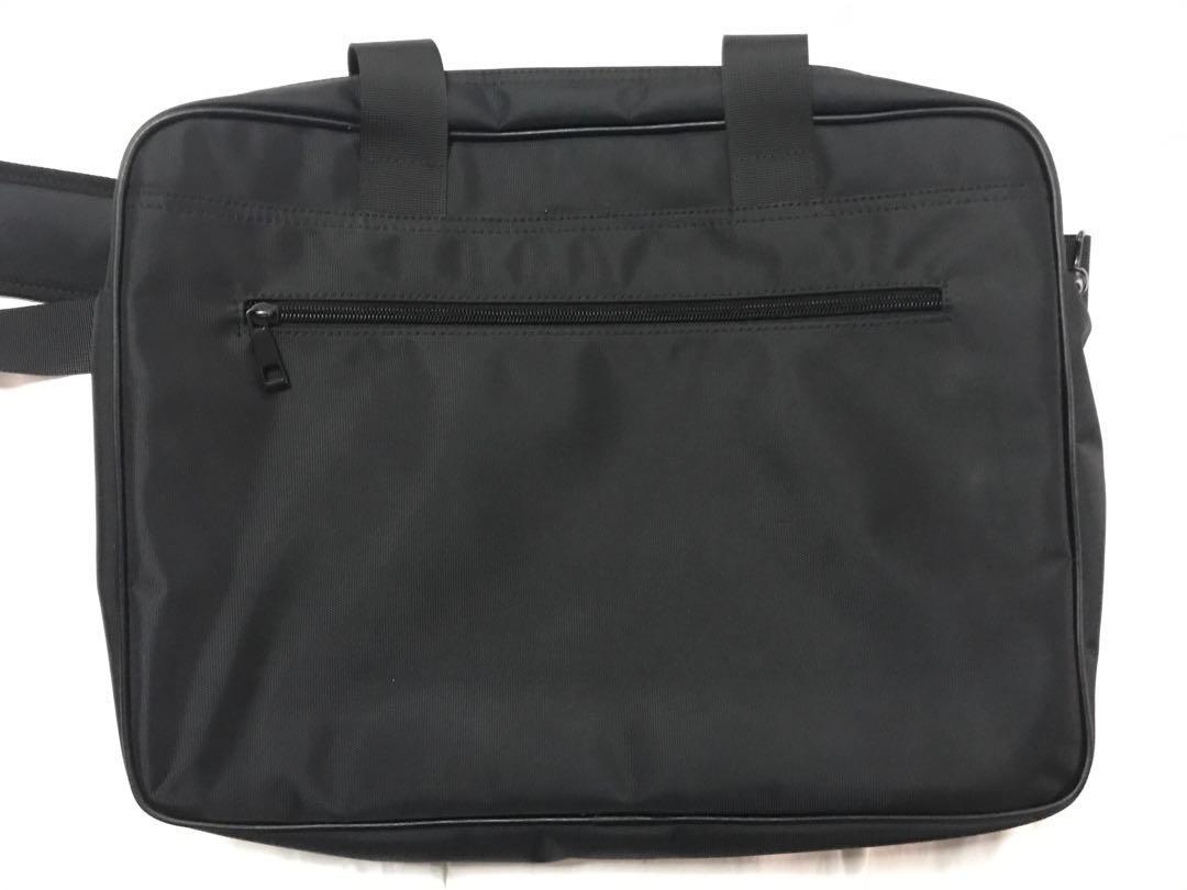 Van Garie Messenger Laptop Bag, Men's Fashion, Bags, Briefcases on ...