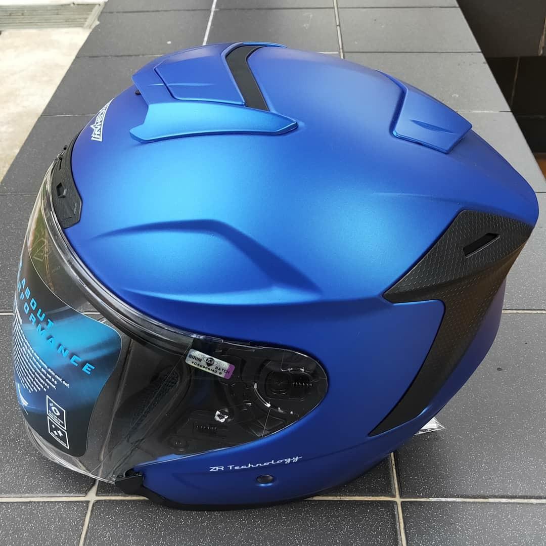 Gracshaw Helmet, Motorcycles, Motorcycle Accessories on Carousell