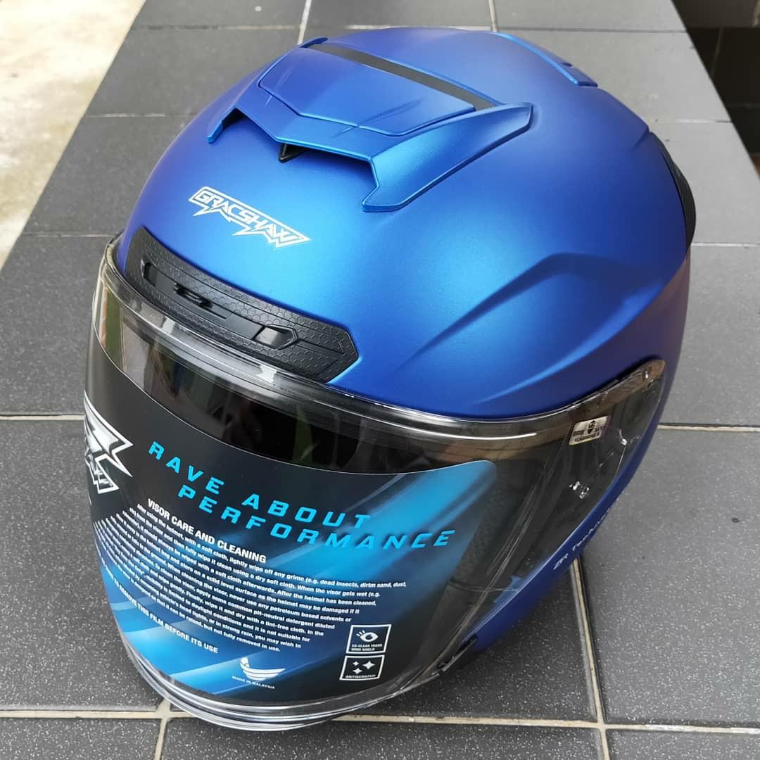 Gracshaw Helmet, Motorcycles, Motorcycle Accessories on Carousell