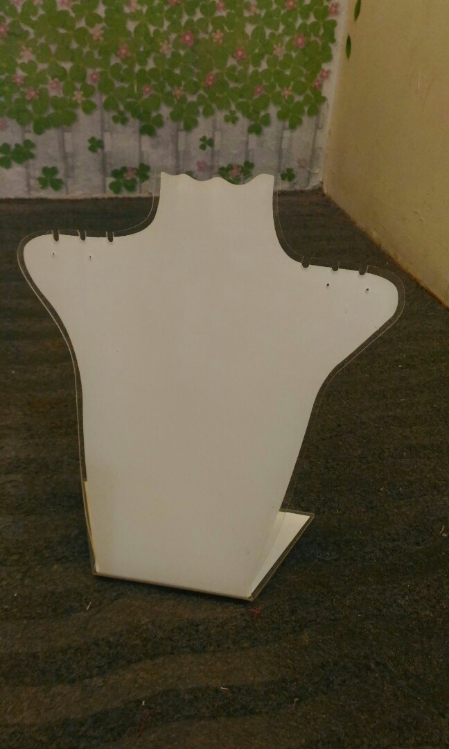 Neckless display stand, Women's Fashion, Jewelry & Organisers ...