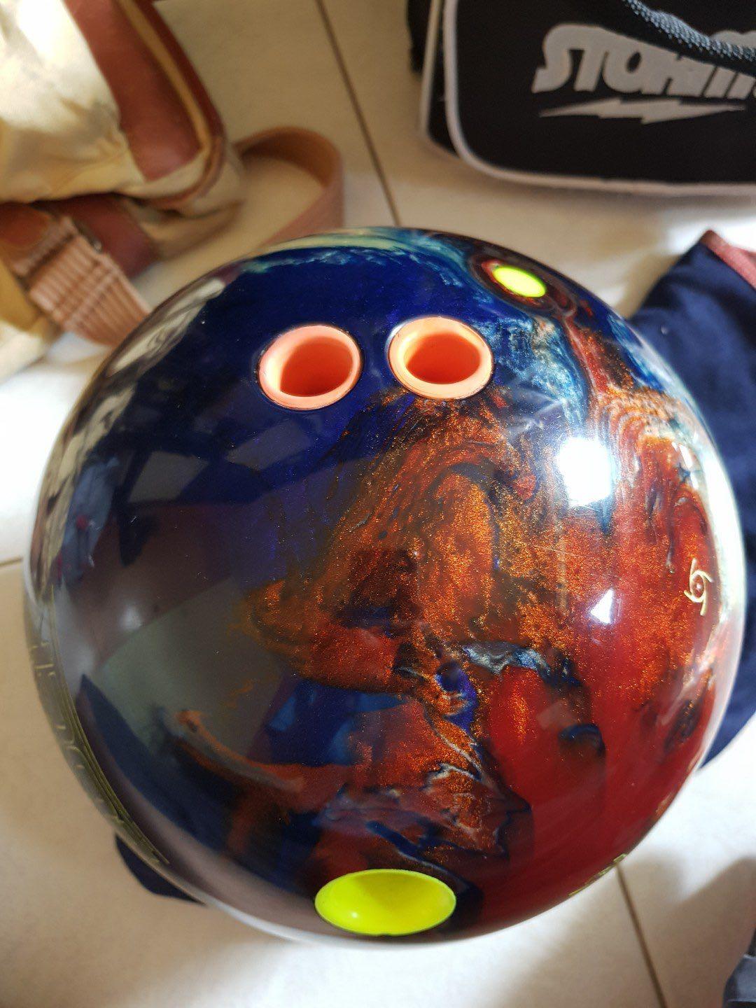 SNAP LOCK 14 lbs STORM BOWLING BALL, Sports Equipment, Sports & Games ...