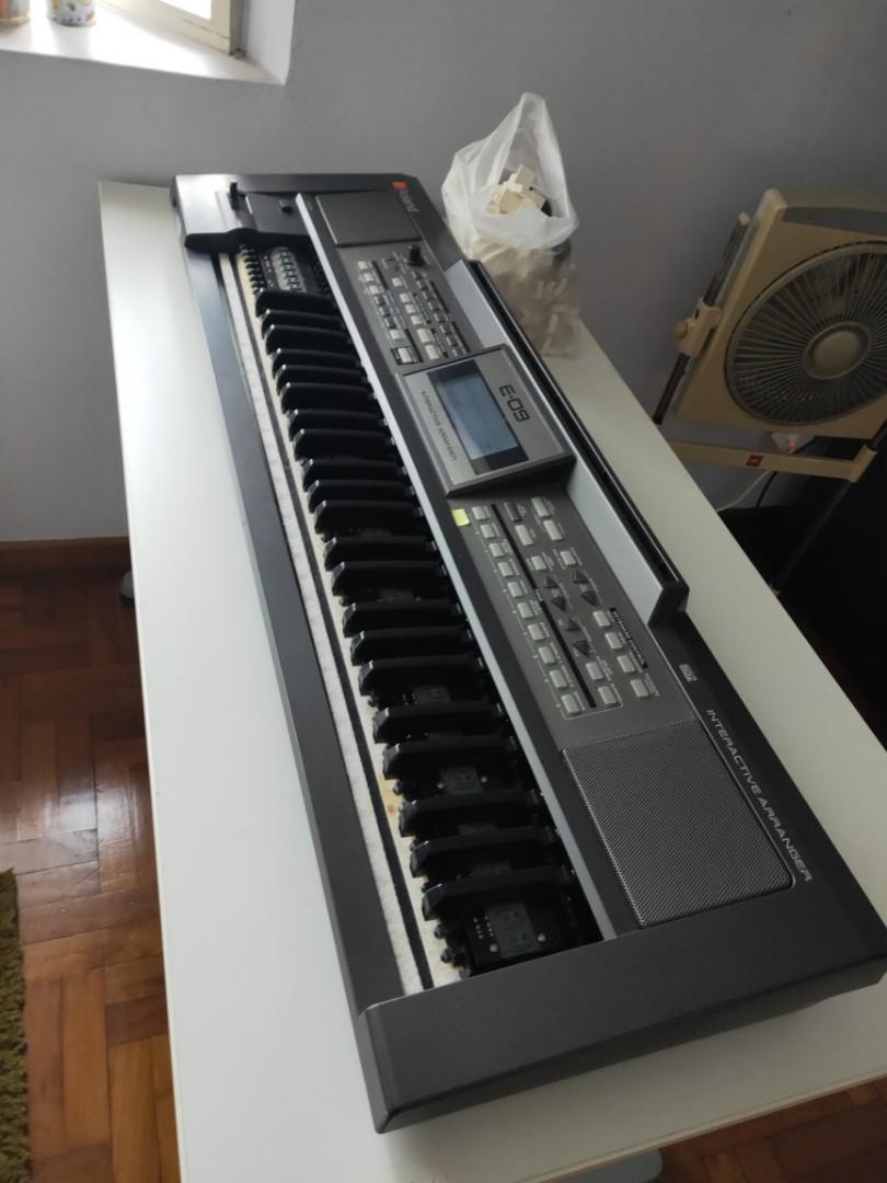 Roland E09 keyboard, Hobbies & Toys, Music & Media, Musical Instruments ...