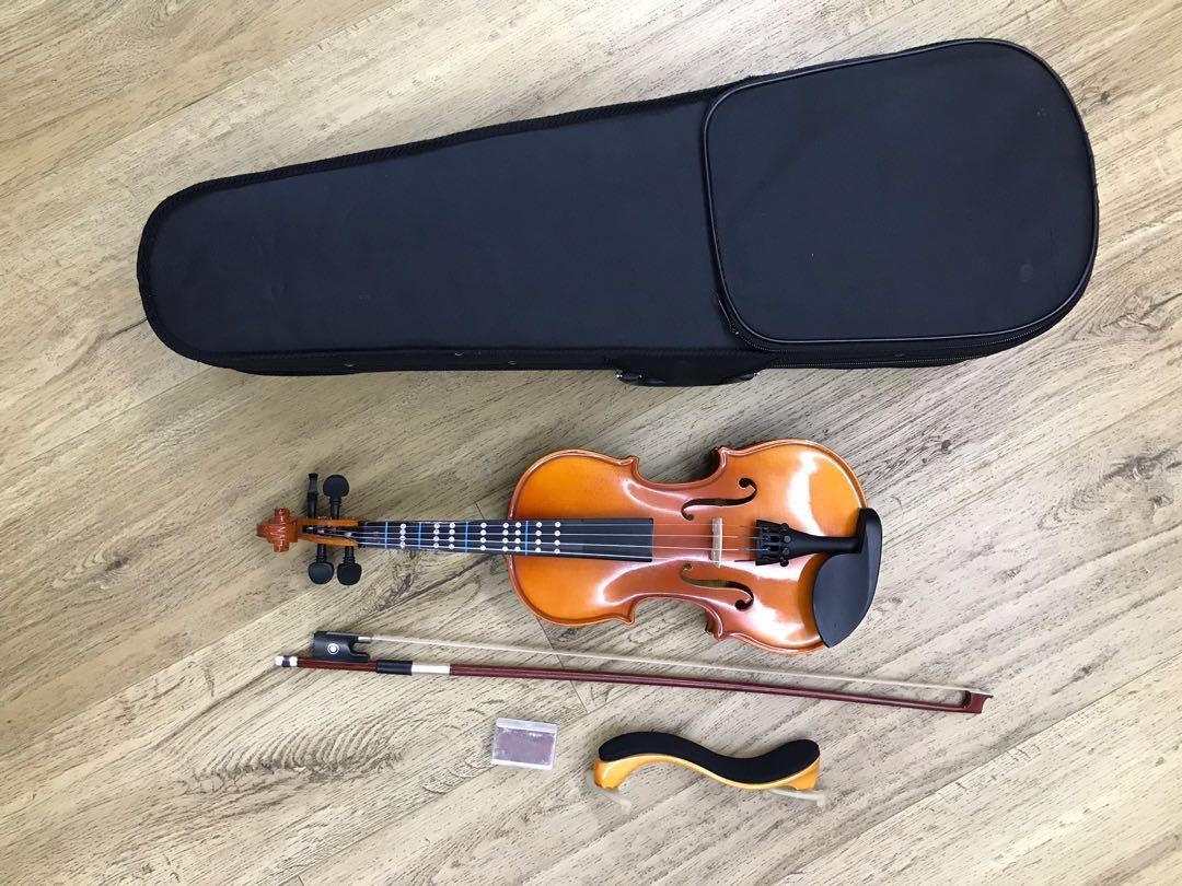 1/4 quarter size Violin, Hobbies & Toys, Music & Media, Musical ...