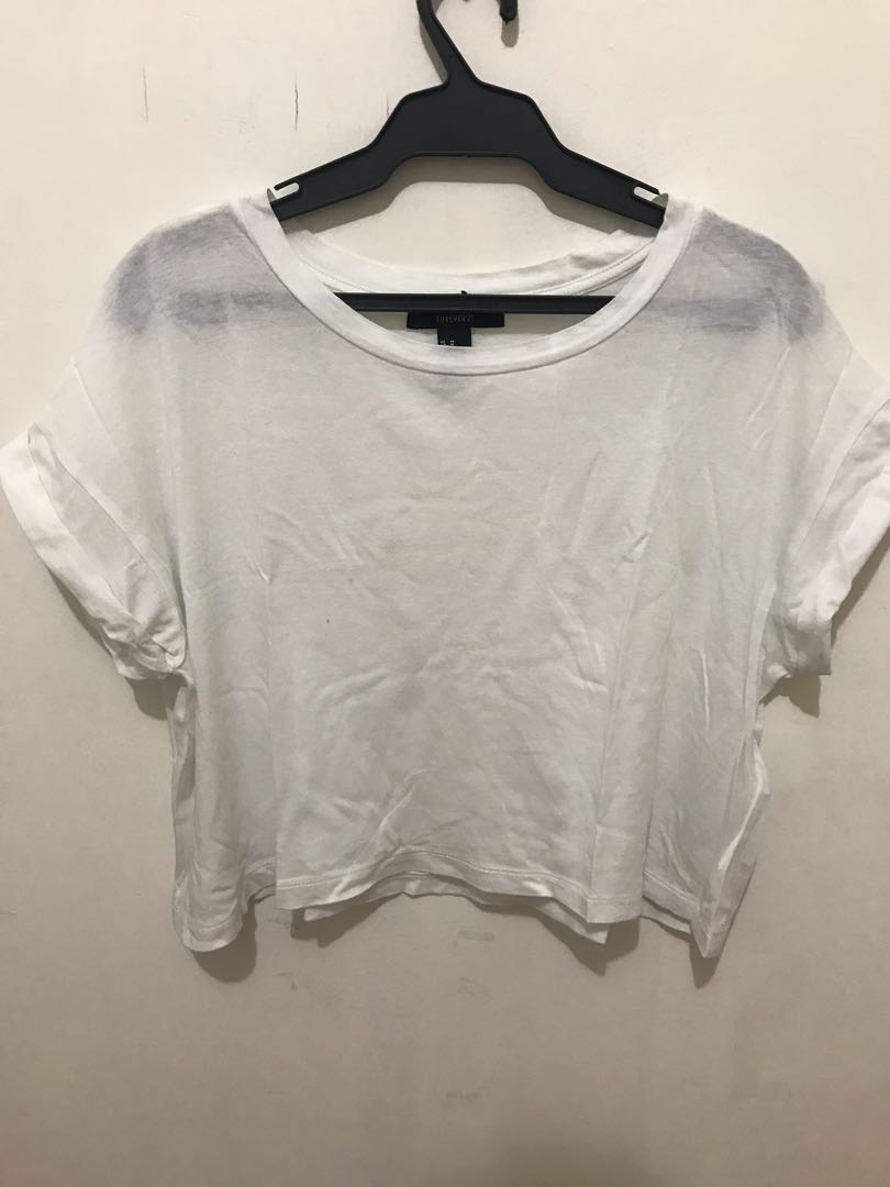 Basic white crop top, Women's Fashion, Tops, Sleeveless on Carousell