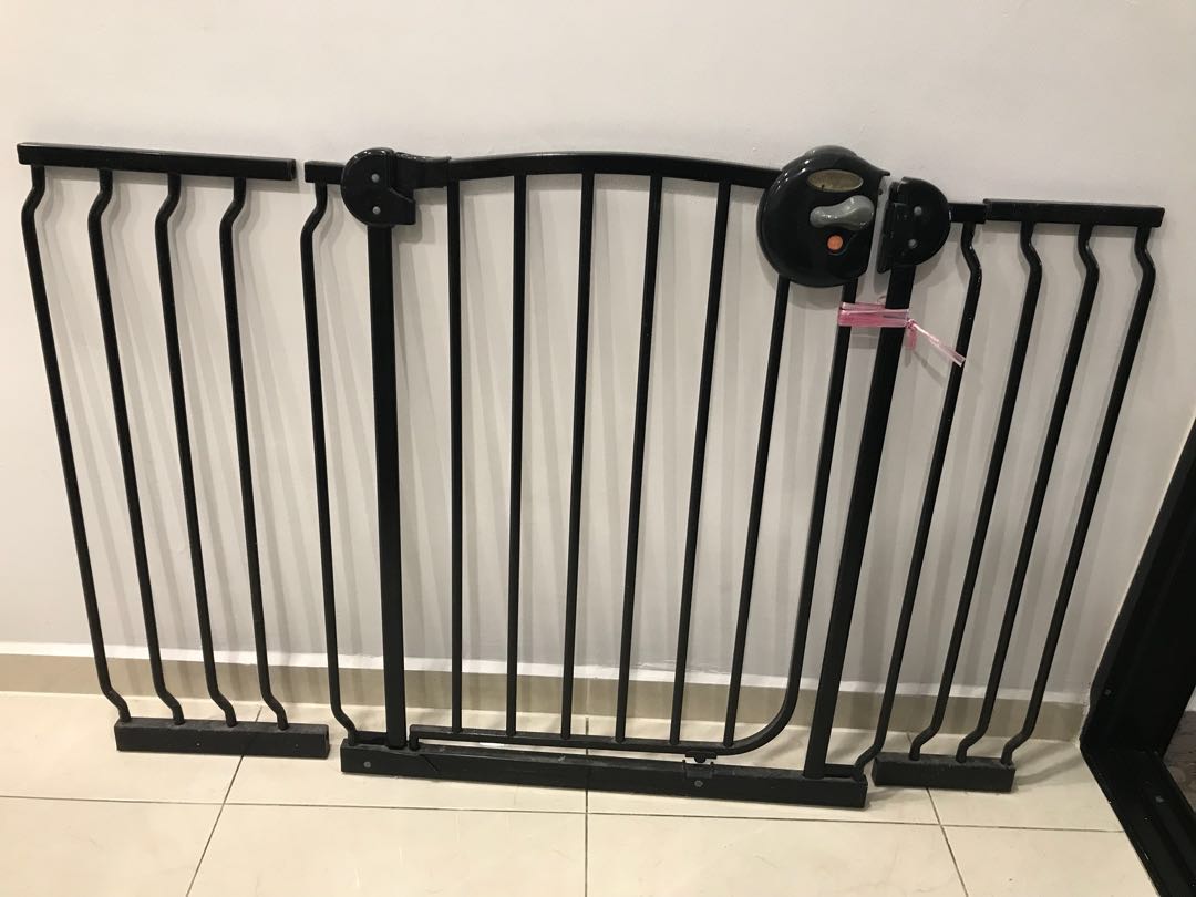 Lucky Baby Safety Gate, Babies & Kids, Baby Nursery & Kids Furniture ...