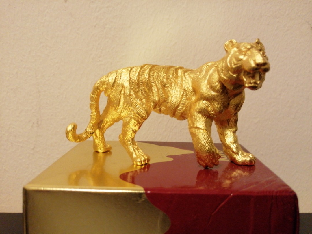 Risis Zodiac Gold Tiger Collectible, Women's Fashion, Jewelry ...