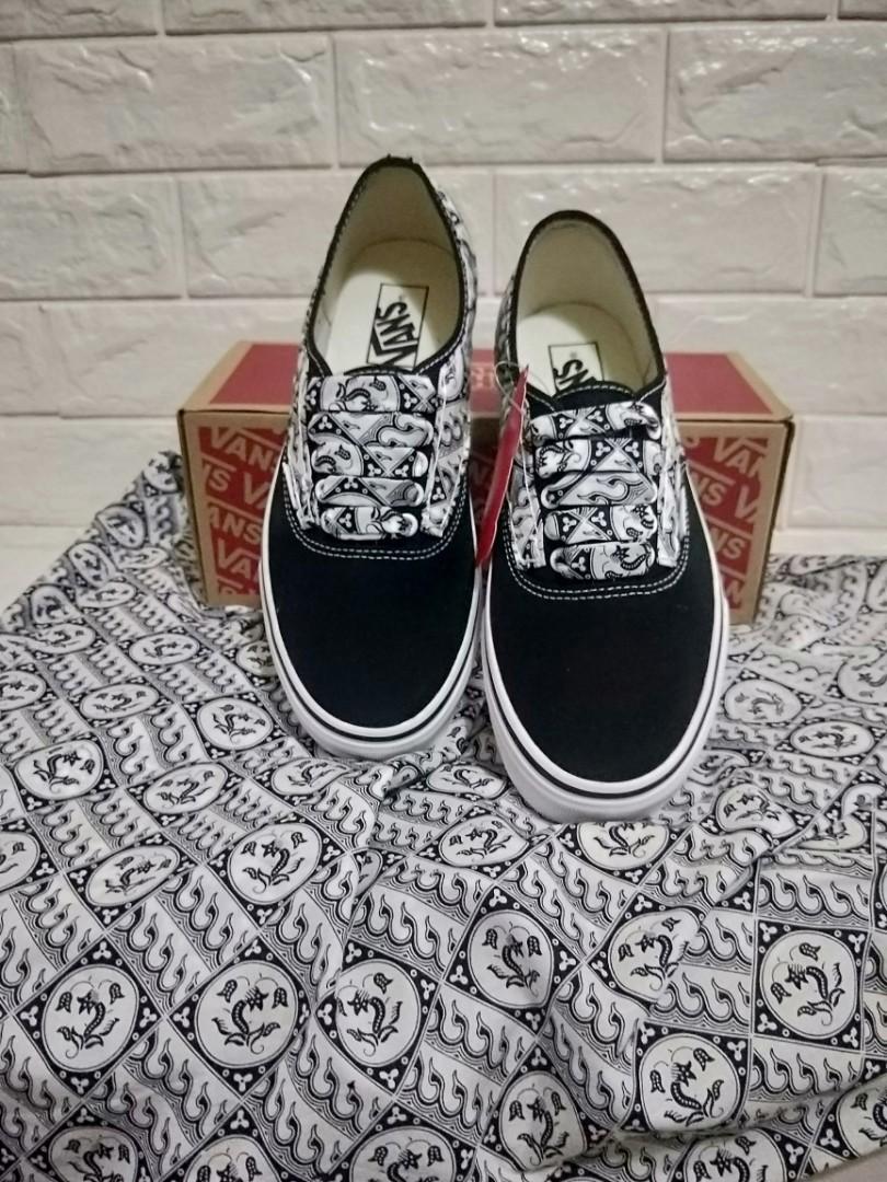Vans Customised Batik, Men's Fashion, Footwear, Sneakers on Carousell