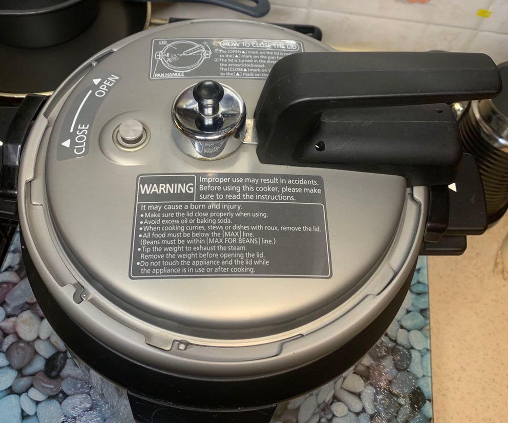 PANASONIC SR-P45 Electronic pressure cooker 樂聲牌電子高速煲,壓力煲, 家庭電器, 廚房電器, 鍋具 - Carousell