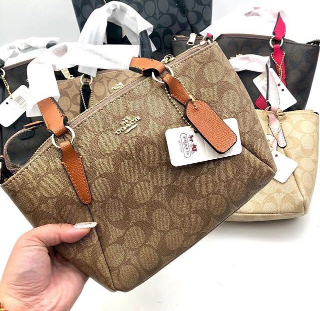 Coach Kelsey Mini WP, Fesyen Wanita, Tas & Dompet di Carousell