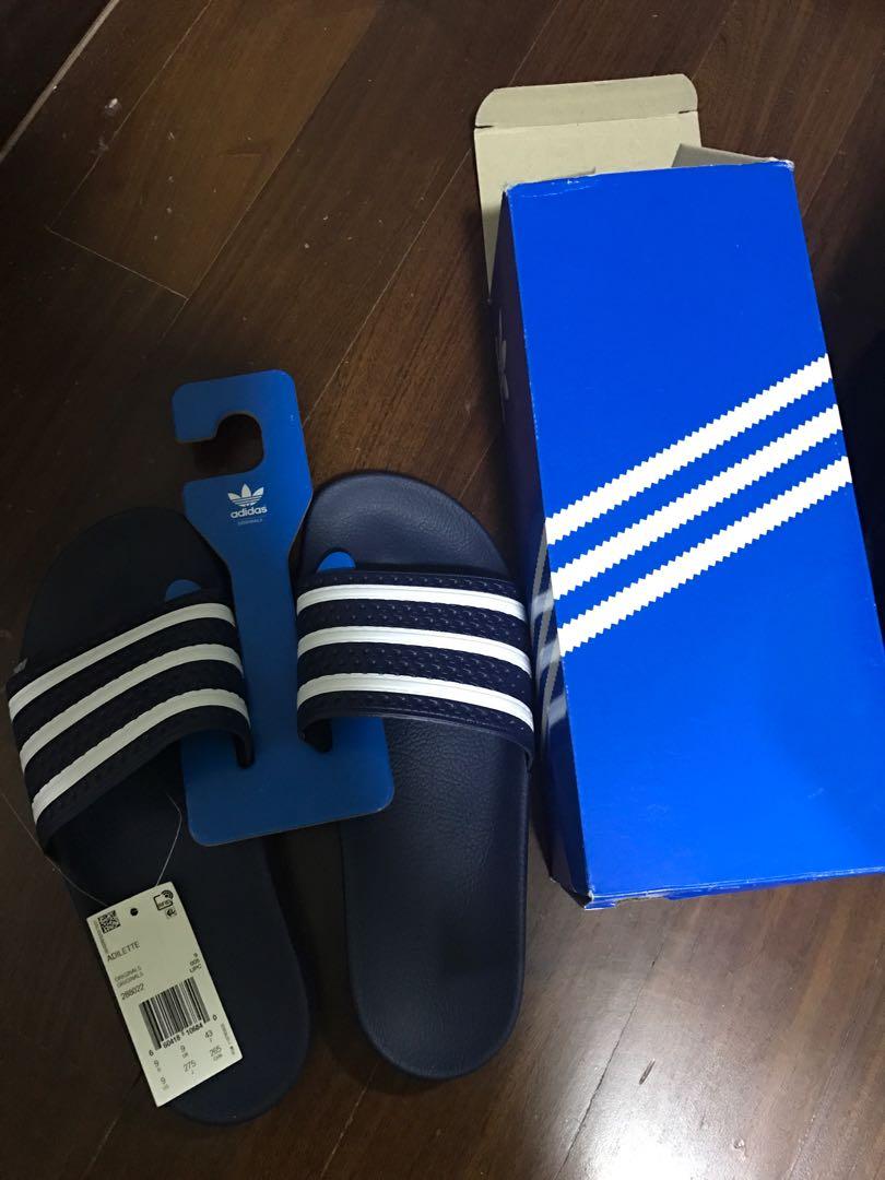 Adidas Slipper, Men's Fashion, Footwear, Flipflops and Slides on Carousell