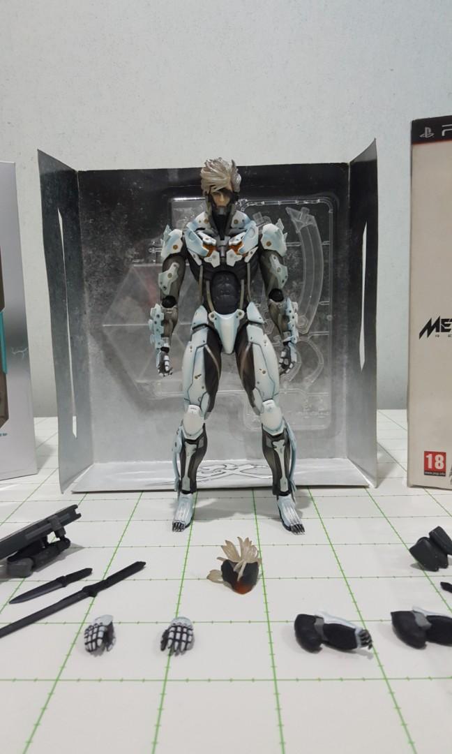 Play Arts Kai (100% Authentic) Metal Gear Rising: Revengeance - Raiden ...