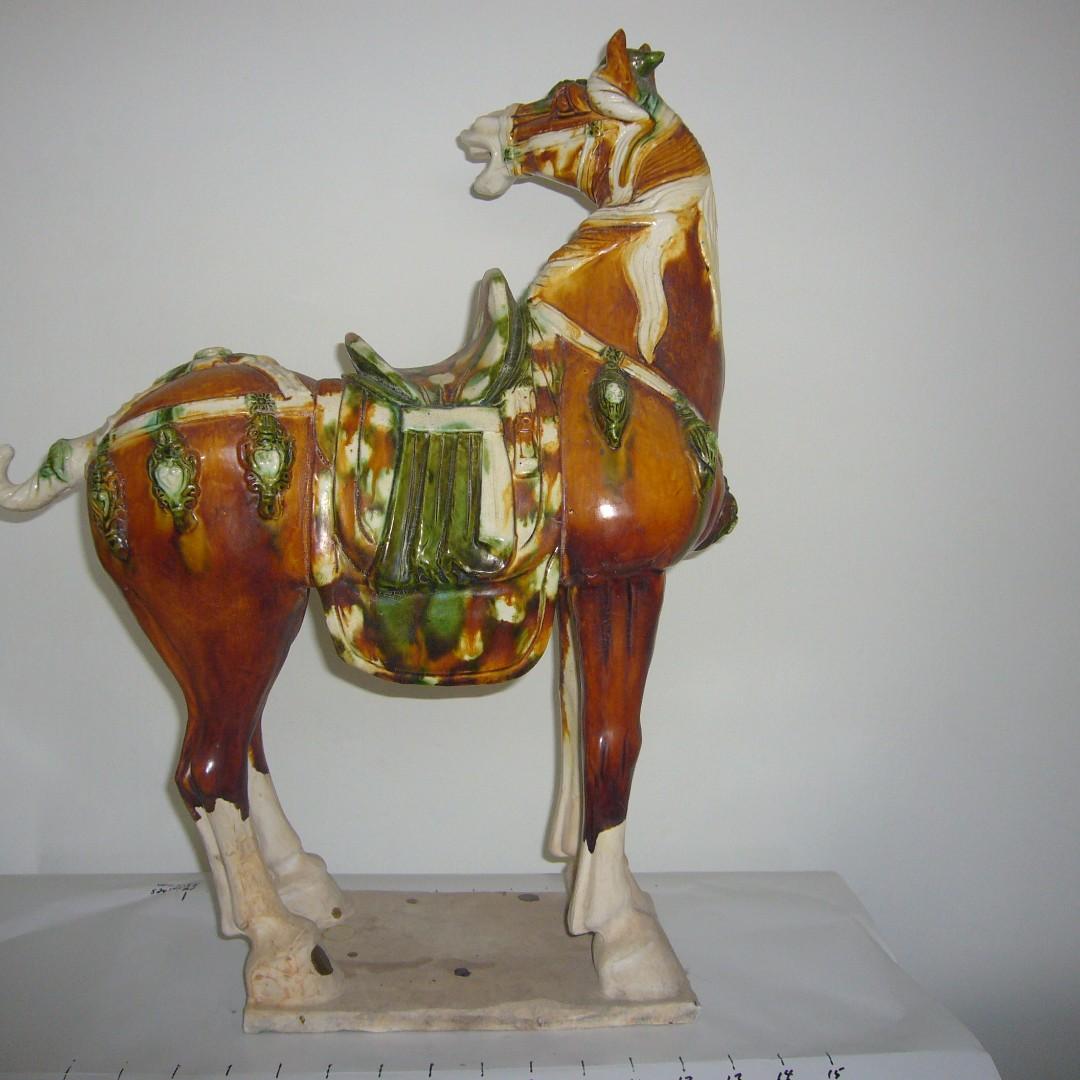 Porcelain Horse running Tang Dynasty Tricolour Horse 唐三彩 Tang Sancai in ...