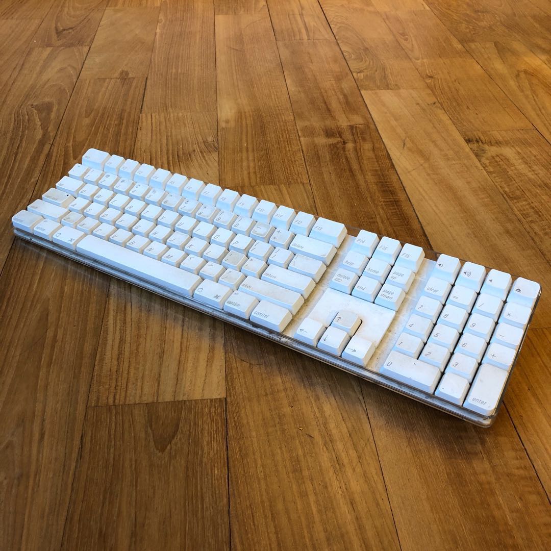 Old School Apple Wired USB Keyboard, Computers & Tech, Parts ...