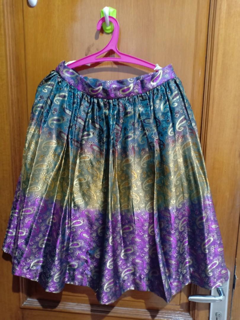 Rok Rempel Gradasi Warna, Fesyen Wanita, Pakaian Wanita, Gaun & Rok di ...