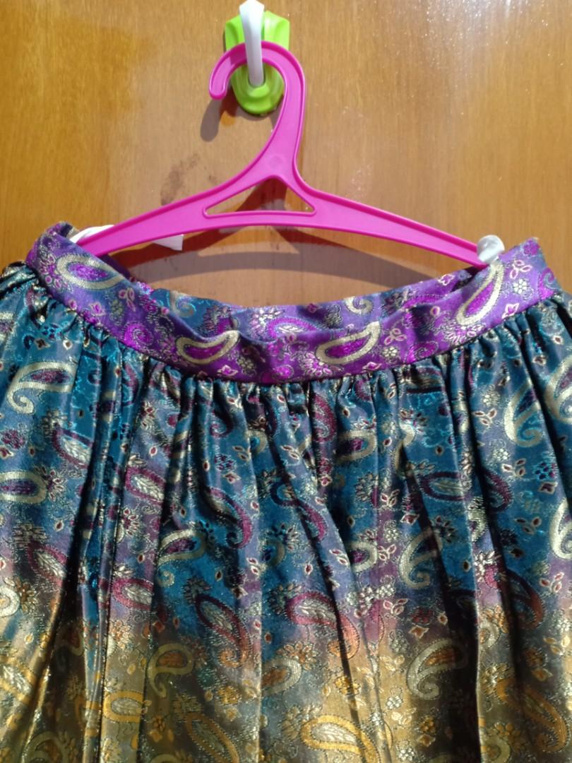 Rok Rempel Gradasi Warna, Fesyen Wanita, Pakaian Wanita, Gaun & Rok di ...