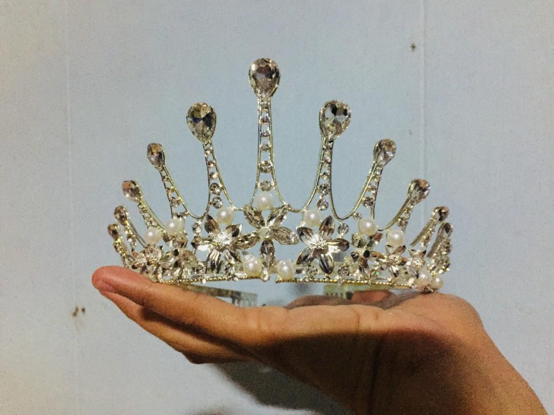 Silver Crown, Women's Fashion, Watches & Accessories, Other Accessories ...